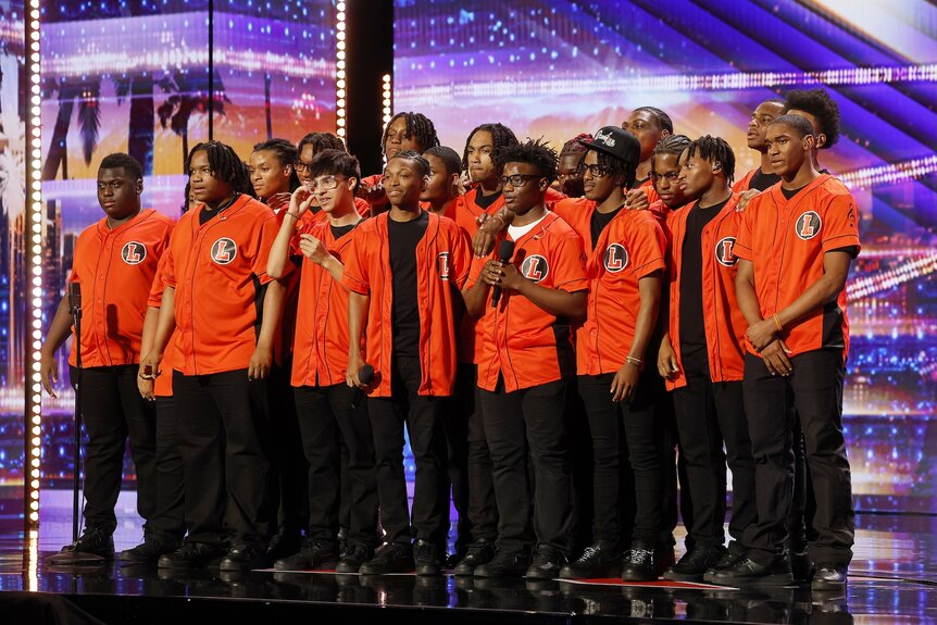 ‘So powerful': Watch Chicago high school boys choir's moving ...
