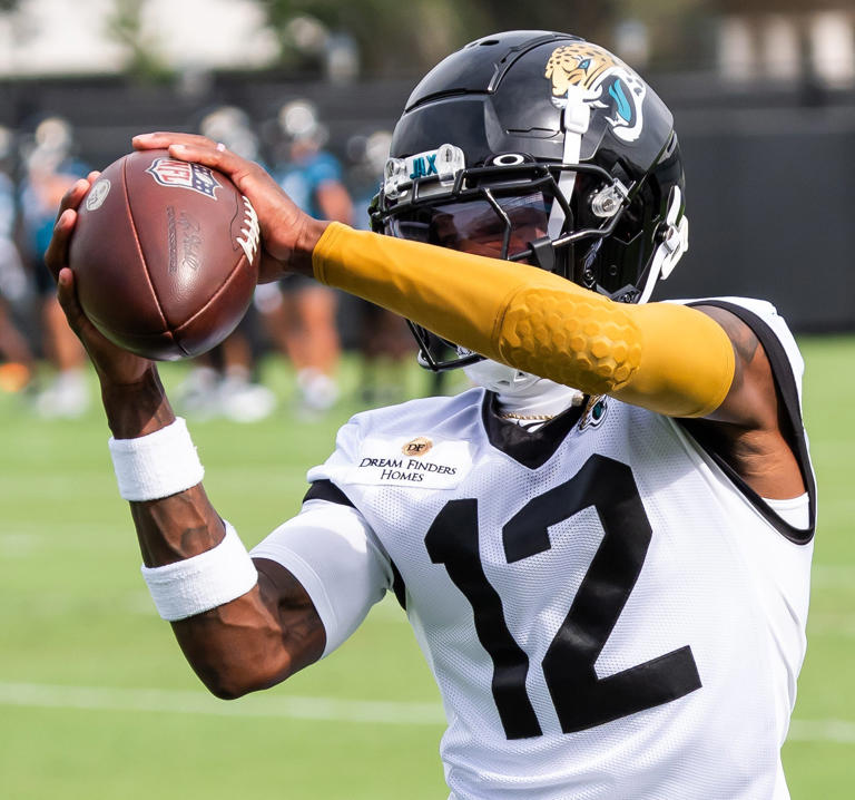 How many snaps will Travis Hunter play? Jacksonville Jaguars keeping ...