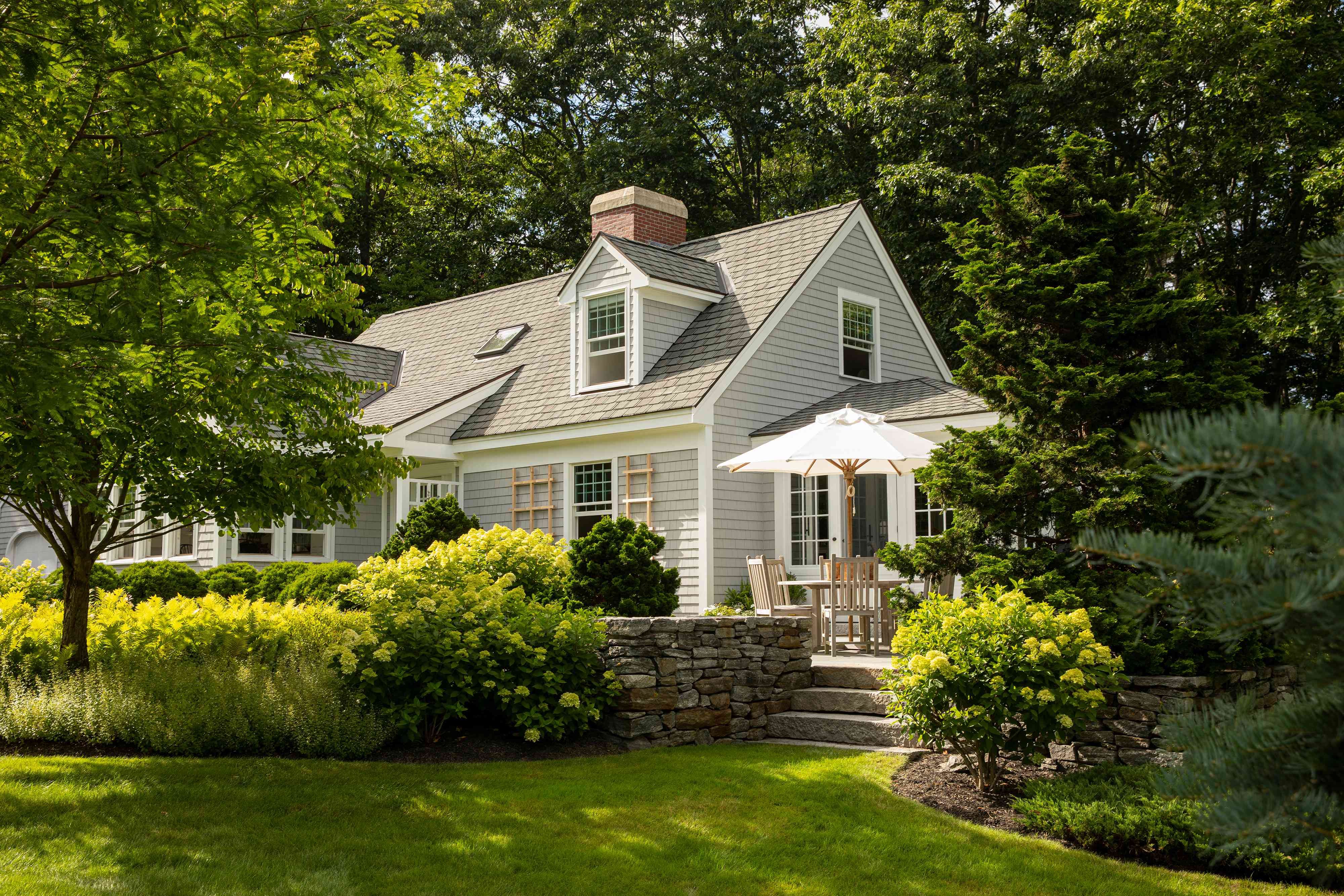 5-Minute Tasks That Instantly Boost Your Home’s Curb Appeal