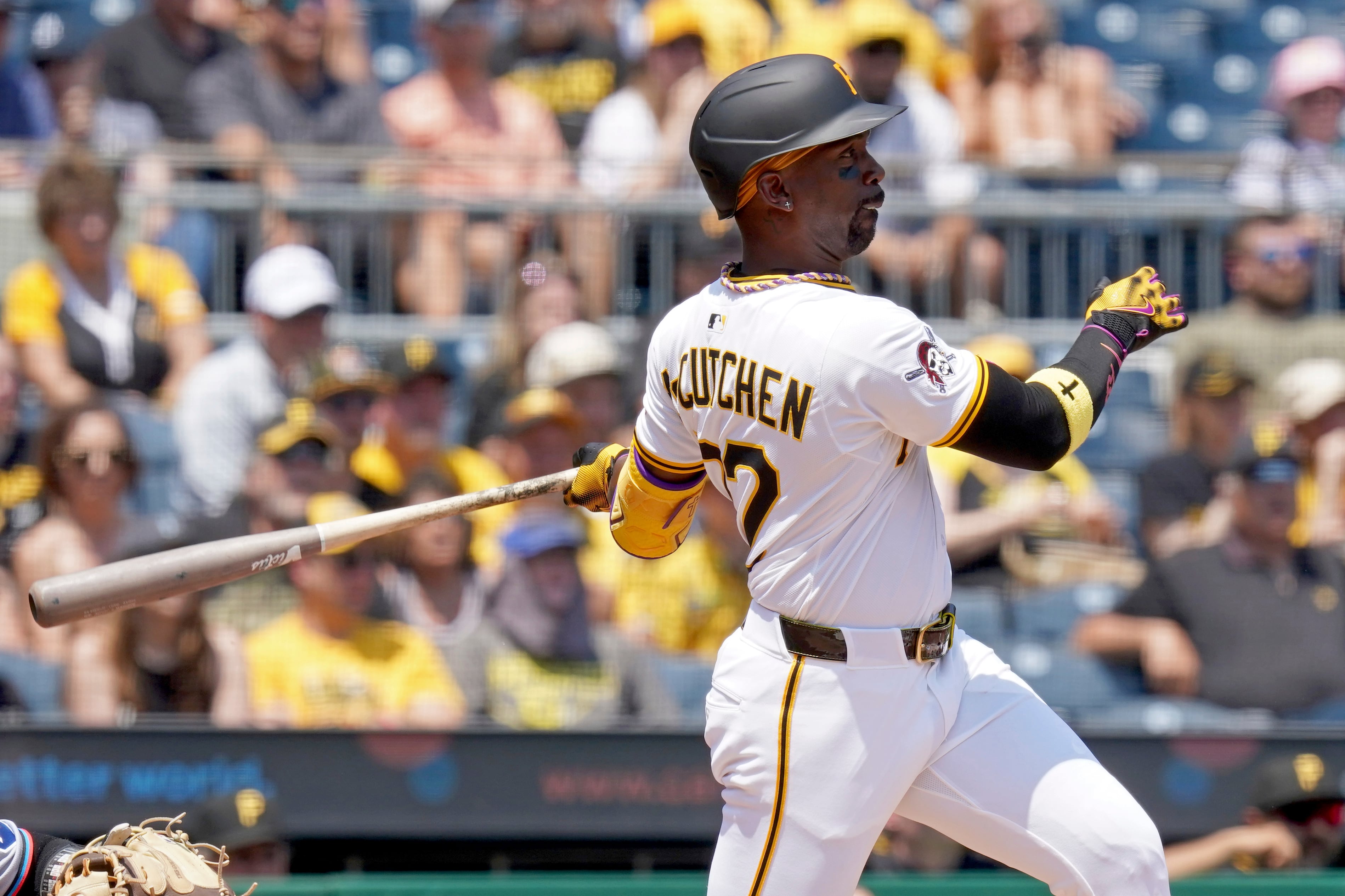Andrew McCutchen passes Roberto Clemente on Pirates’ all-time home run list