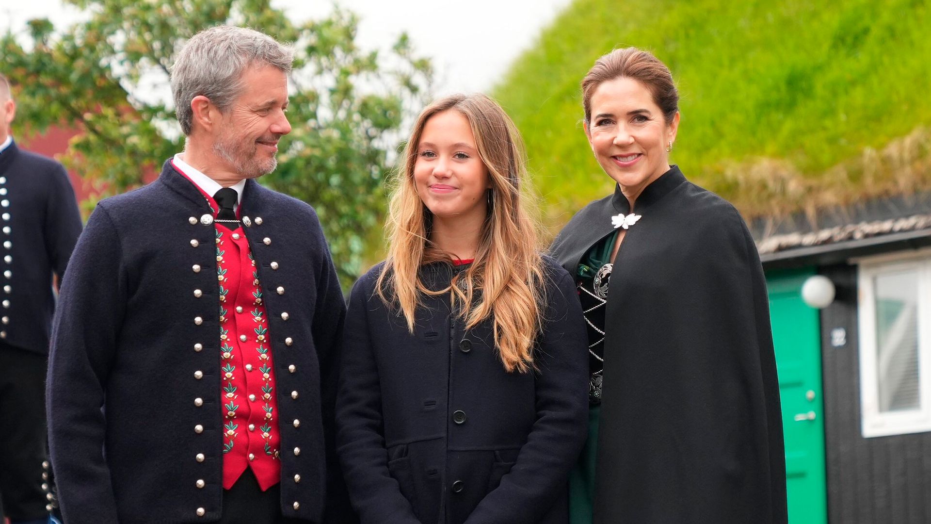 Federico y Mary de Dinamarca se llevan a su hija, la princesa Josephine ...