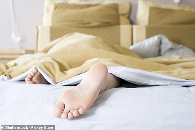 Can't sleep? Scientists reveal foolproof FOOT hack that's guaranteed to ...