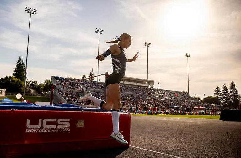 Transgender Student Track Race Winner Delivers Honest Reply to Critics ...