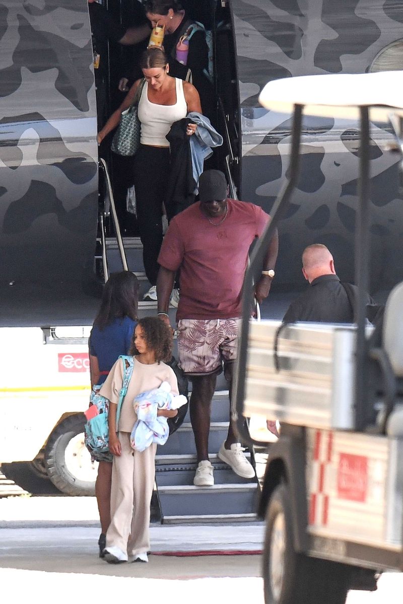 Michael Jordan and Yvette Prieto take their twin daughters on a ...