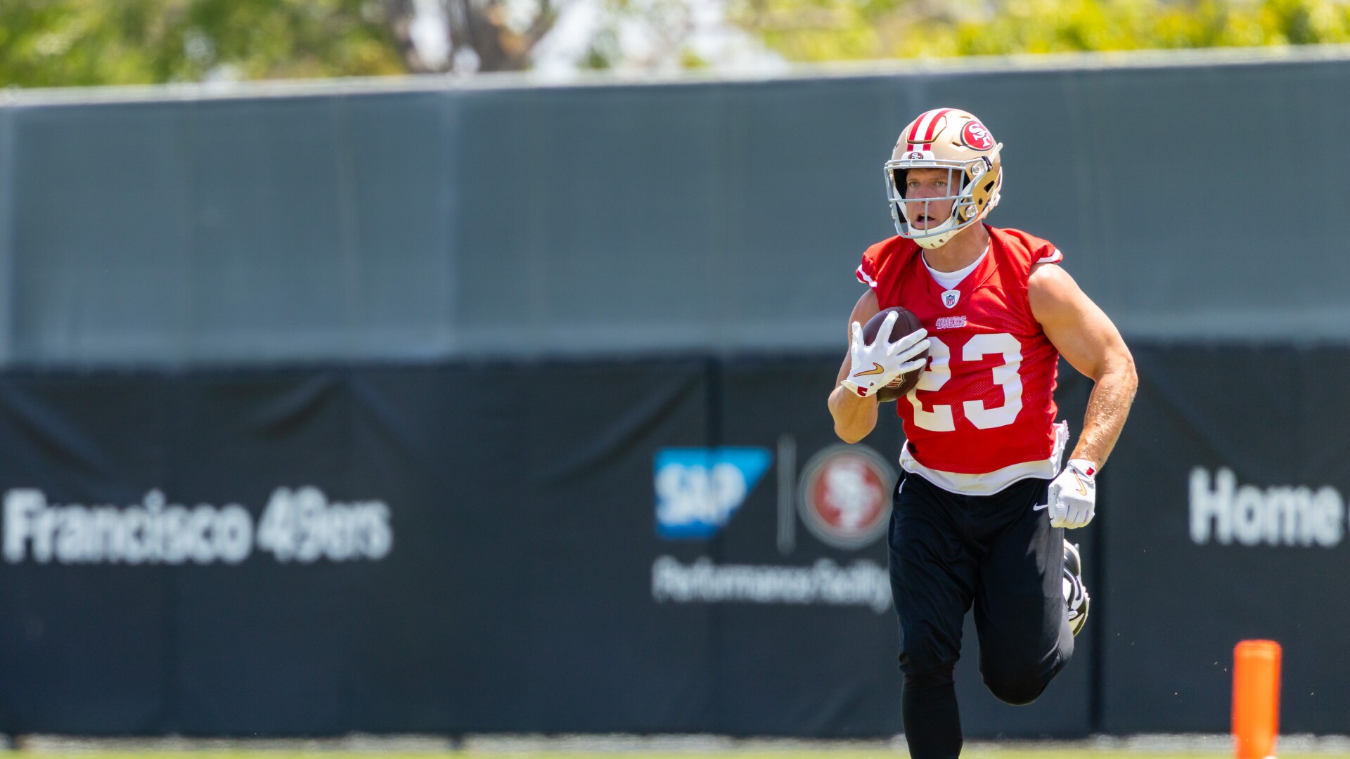 Kyle Shanahan: Christian McCaffrey is a psycho in a good way