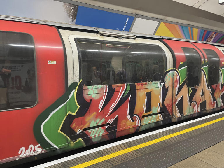 Tube graffiti epidemic: 23,000 paint 'tags' removed from London ...