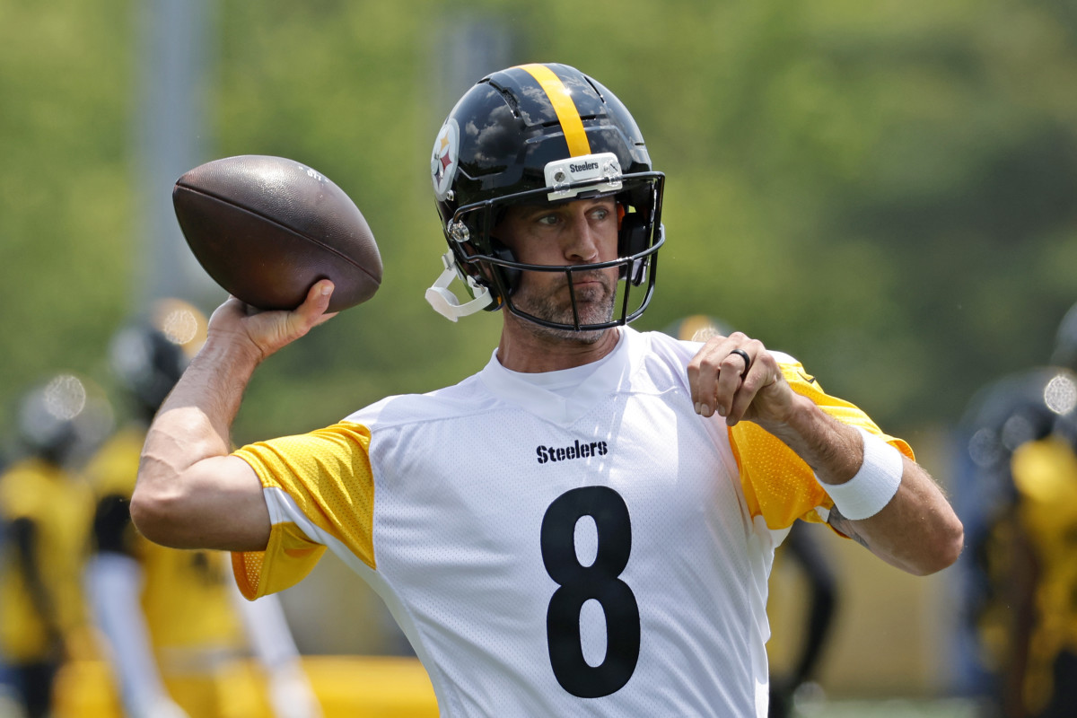 NFC Team Considered Signing Aaron Rodgers This Offseason