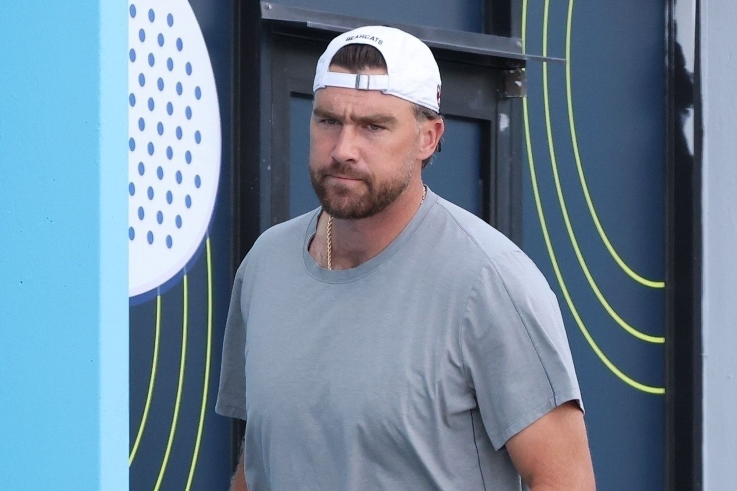 Travis Kelce Has Fans Convinced He's Carrying Around Something of ...