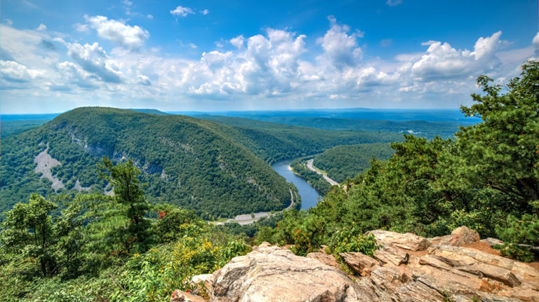 A National Recreation Area In New Jersey And Pennsylvania Boasts ...