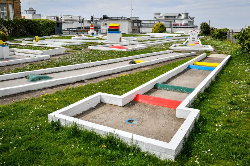 Mini golf ruled out for the Downs but 10k race and inflatable obstacle ...