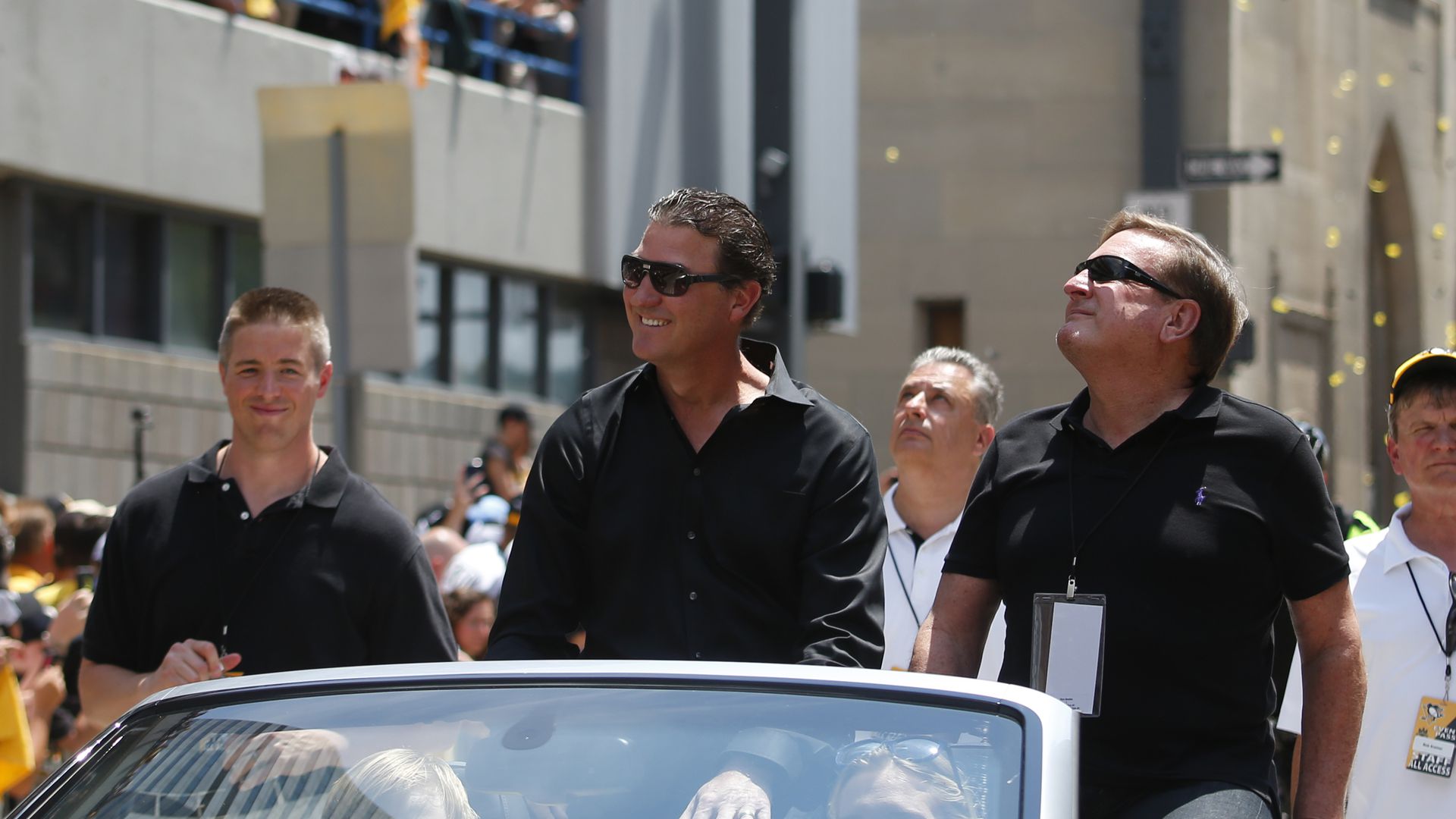 Mario Lemieux, Ron Burkle trying to buy Penguins back?