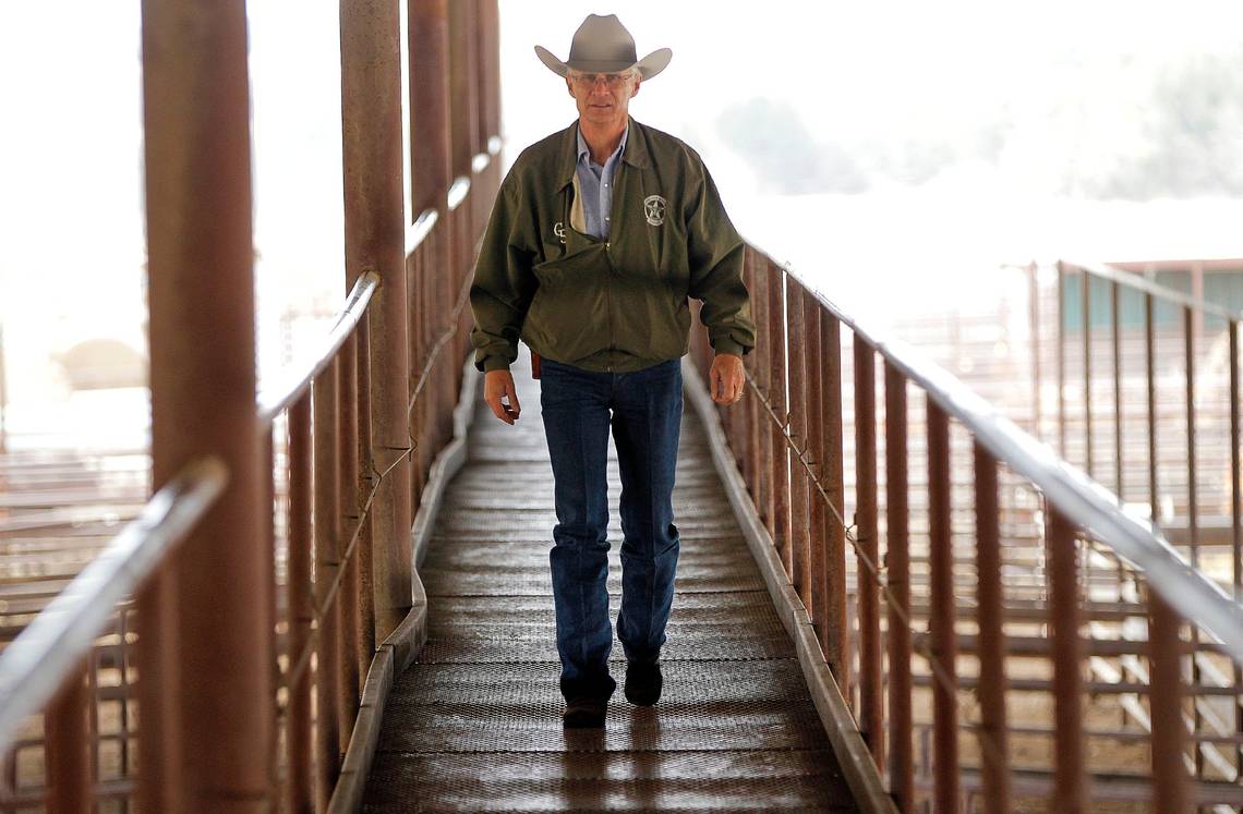 What's the difference between state law enforcement and the National Guard?