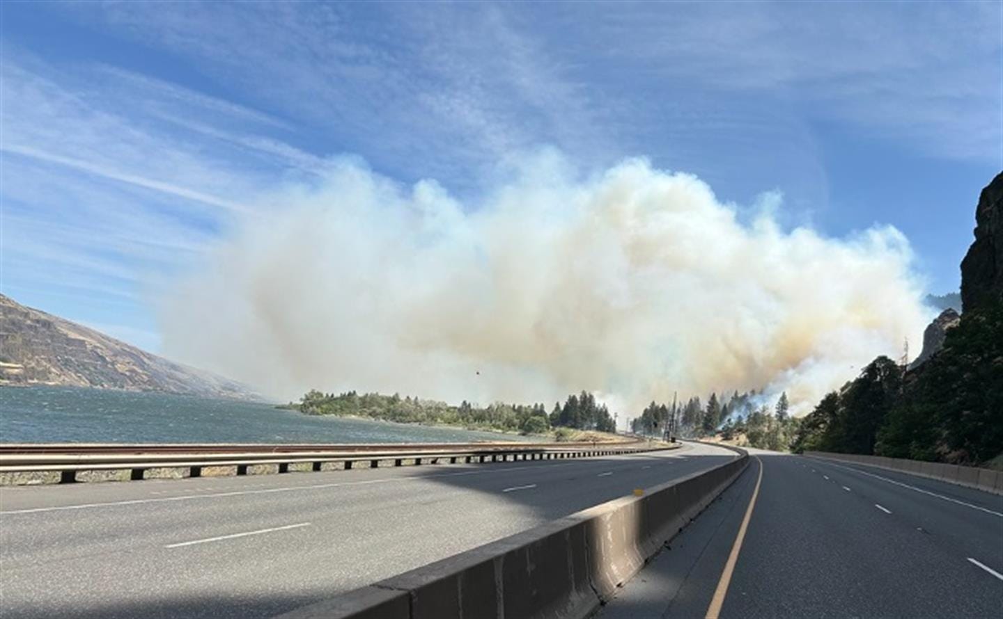 I-84 eastbound reopens as Rowena Fire grows to 2,500 acres