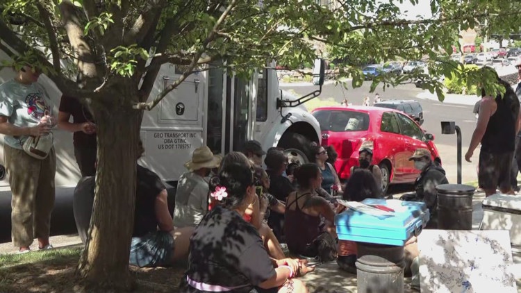 Community gathers at Spokane ICE office to protest detainment of man ...