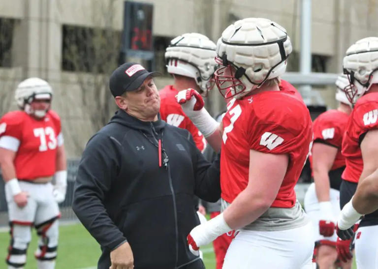 Wisconsin Football Set to Return to Powerful Offensive Line Roots For ...