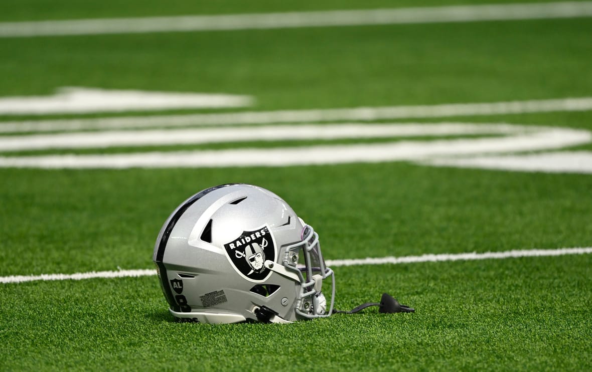 Las Vegas Raiders sign top free agent, host another Pro Bowl defender