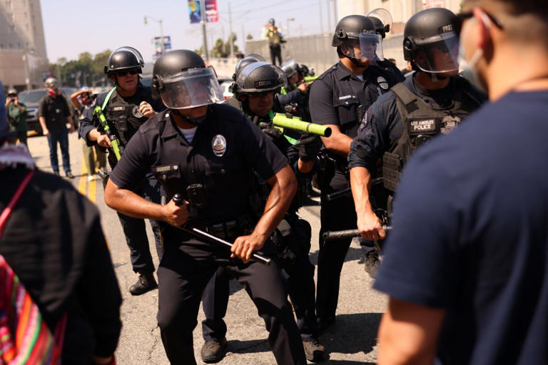 This is all the riot gear LA cops are using to break up anti-ICE ...