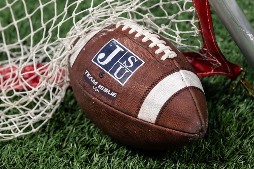 Walter Payton Posthumously Awarded Golden Diploma From Jackson State ...