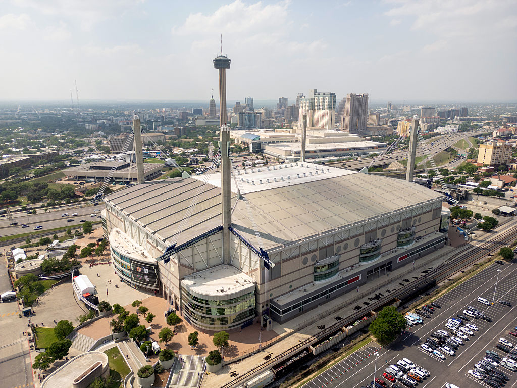 Shakira fans slam 'shameful' parking fees for San Antonio show