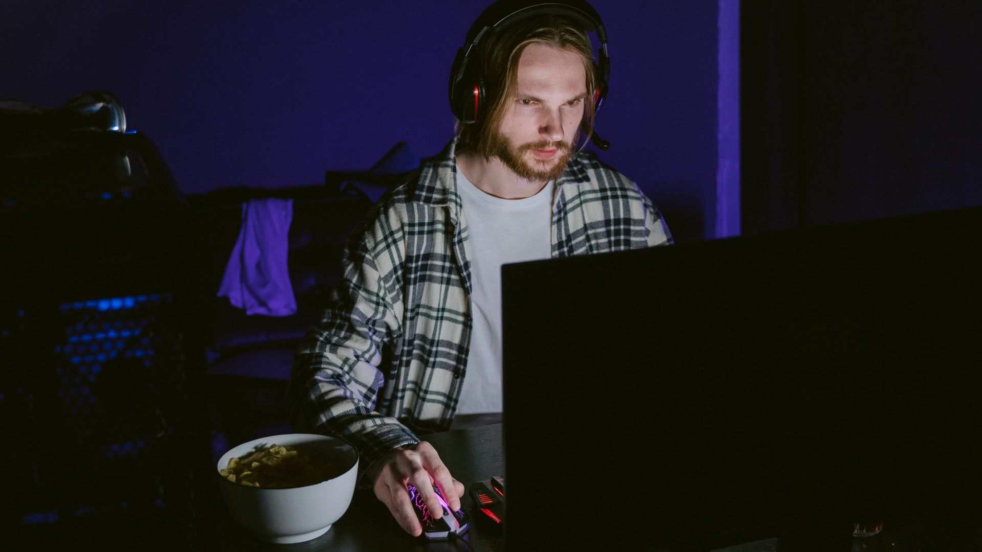 Gaming As An Adult: 20 Things Only Adult Gamers Will Understand