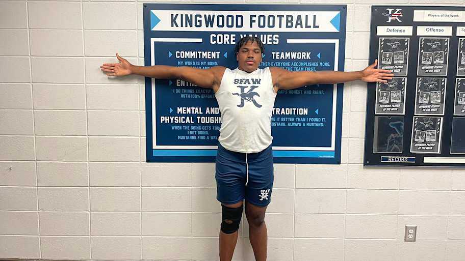 Huskies Offer Another Offensive Tackle Who Goes By Kennedy