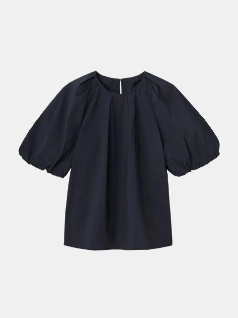 PLSTの黒ブラウスが控えめに言って可愛すぎる…♡1枚あると夏のキレイめコーデに大助かり！