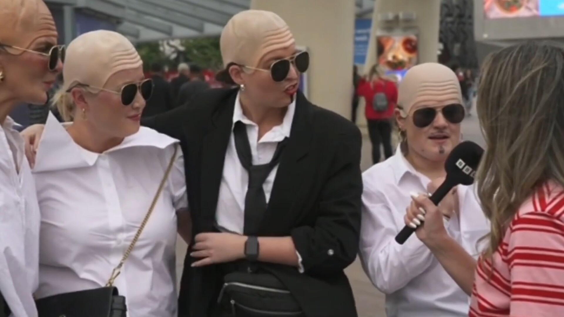 ‘So funny’: Concertgoers dress up as rapper Pitbull in bald caps for ...