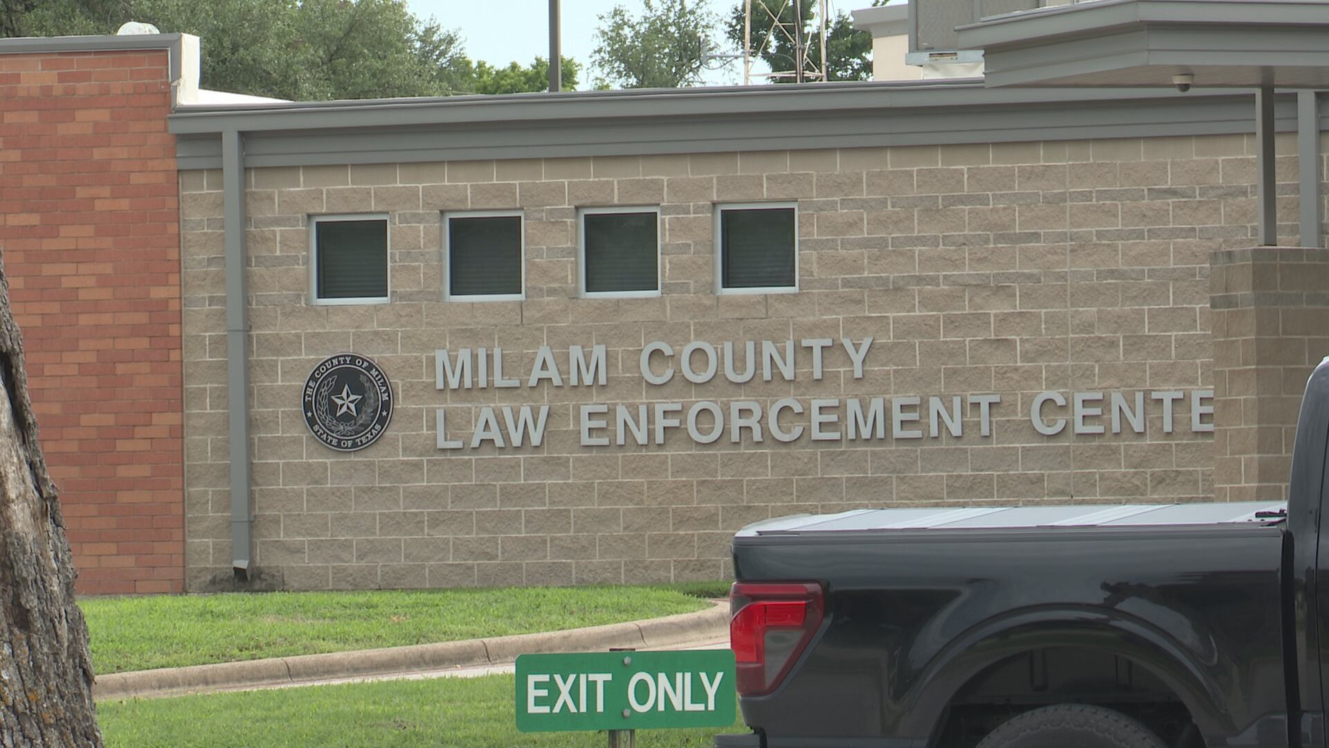 Milam County deputies volunteer to fill staffing shortage in Rockdale
