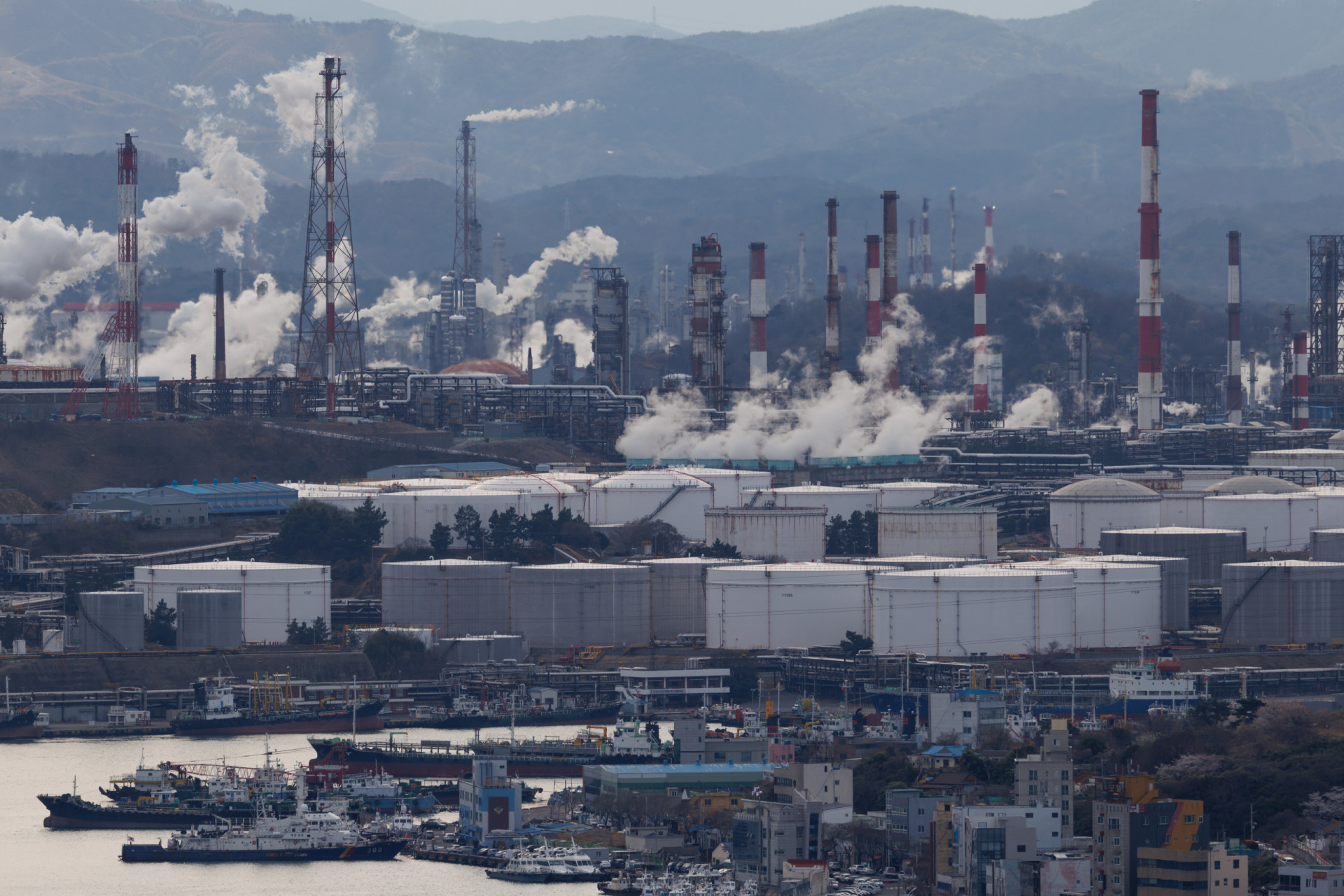 Places that rely the most on imported fossil fuels