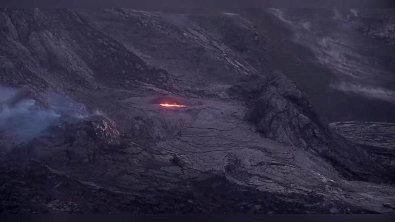 VS: Lava-uitbarsting begint terwijl Kilauea gesmolten gesteente in de ...