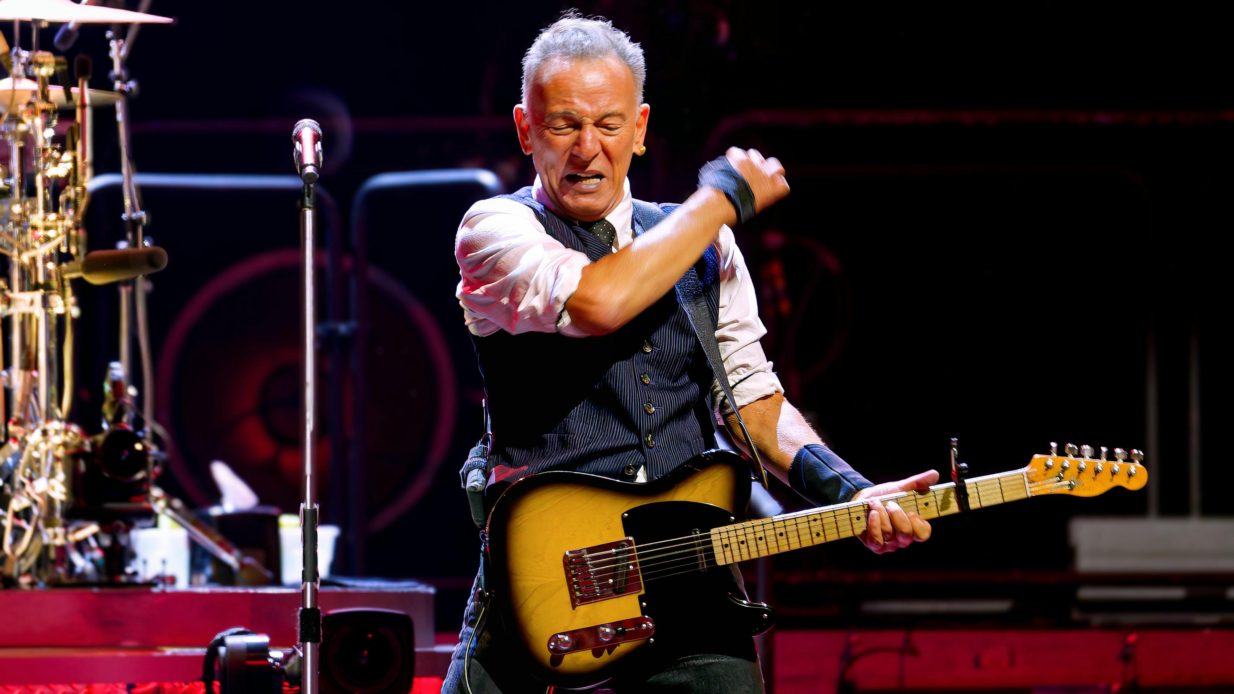 Bruce Springsteen in Berlin 2025: Konzert im Olympiastadion mit Kritik ...