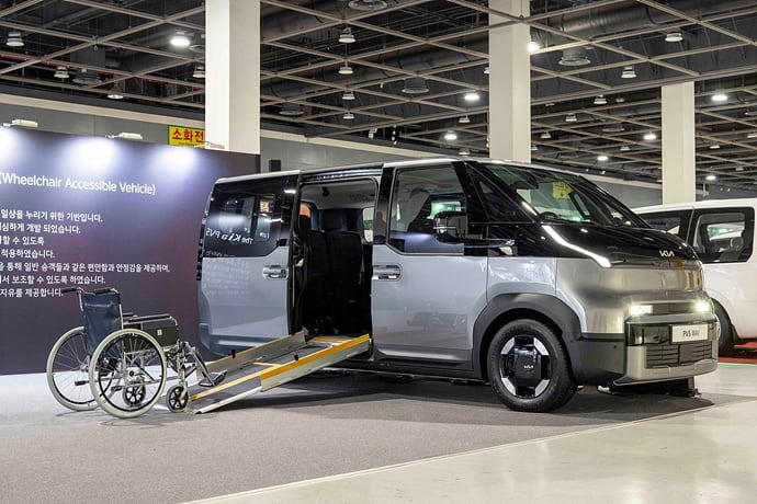 Electric, Accessible, and Android-Powered: Kia’s PV5 WAV Is Built for ...