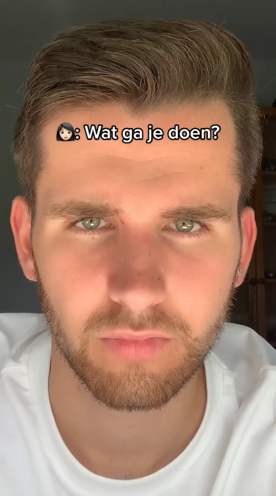 Grappige POV Video: Je Vindt Een Oude Videoband Van Je Vader… Maar Wat Staat Er Op?!