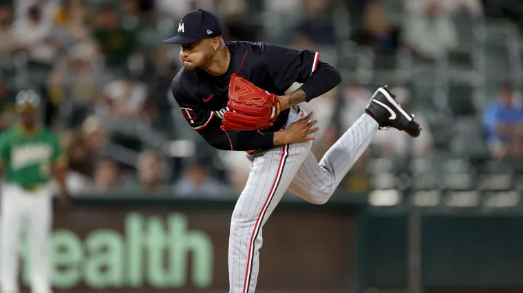 Cardinals claim Jorge Alcala