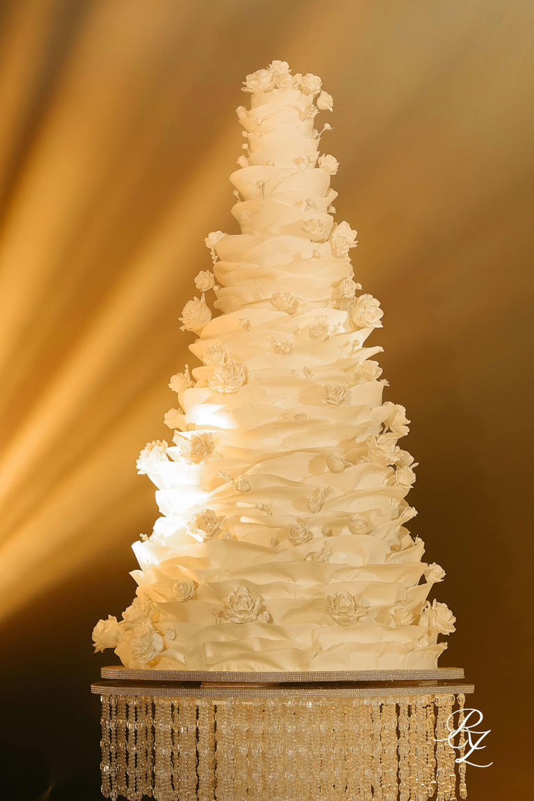 The Details of Zeinab Harake and Ray Parks Jr.'s Viral 5-Foot-Tall ...