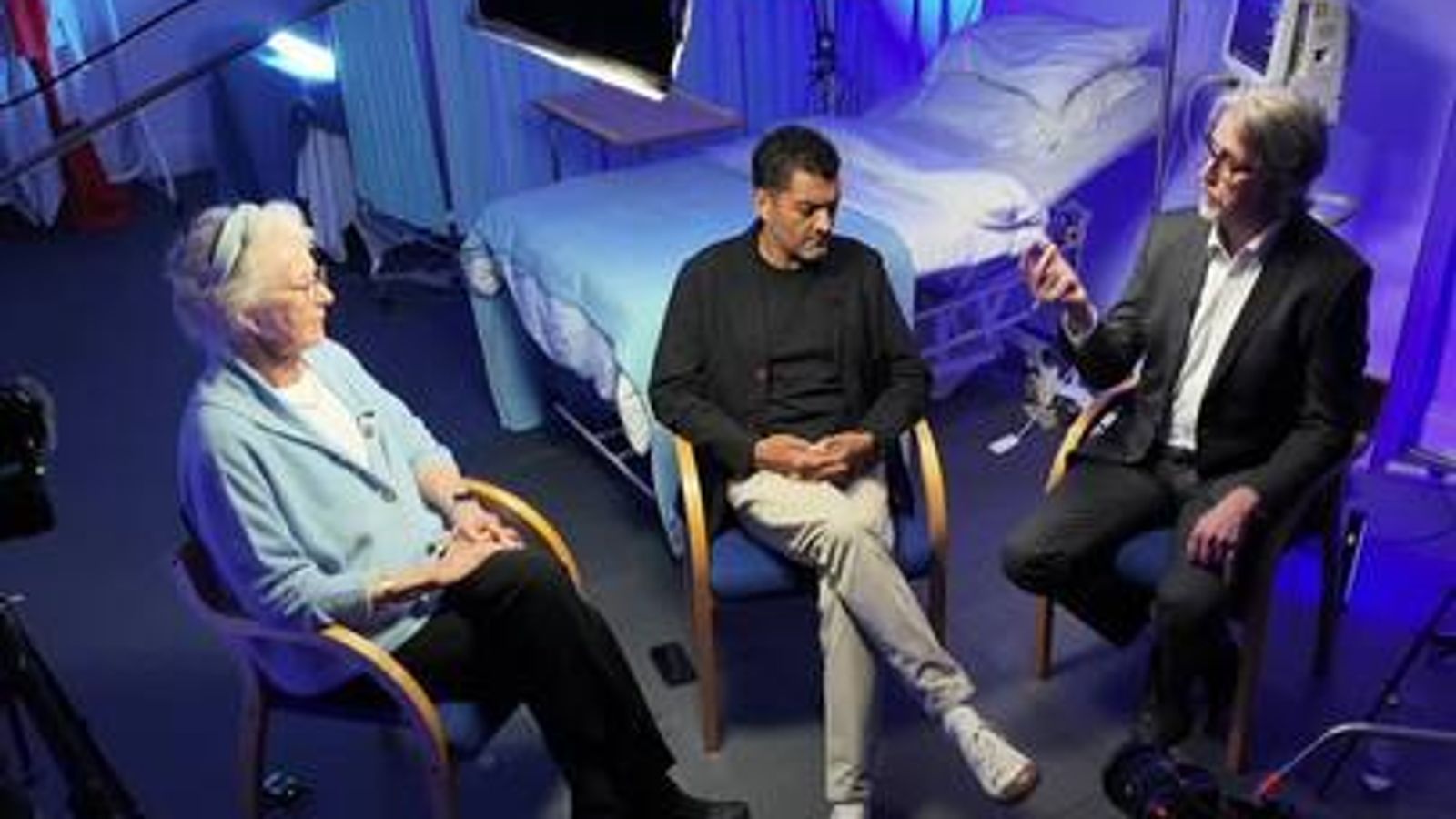 Doctors debate assisted dying