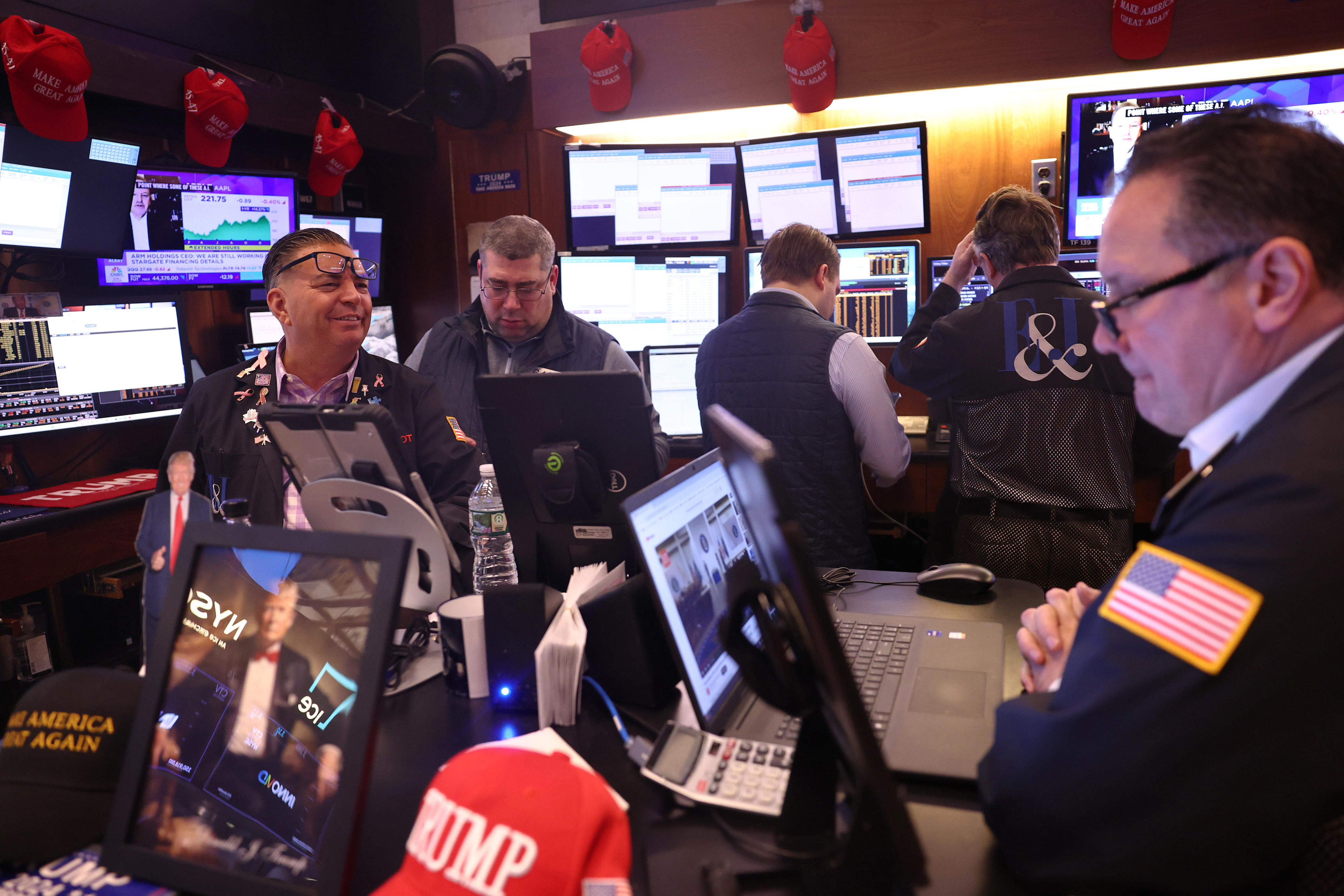 US stocks end up as Oracle rejuvenates AI sentiment. Boeing shares drop ...