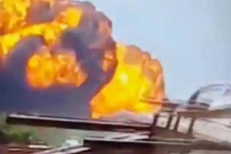 Air India plane crash shown as harrowing footage reveals chilling last ...