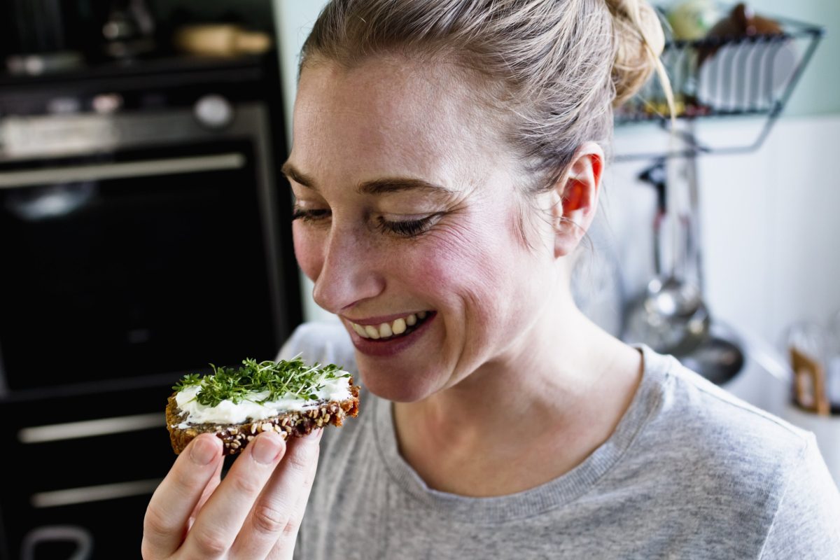 11 foods packed with both fibre and protein (including toast)