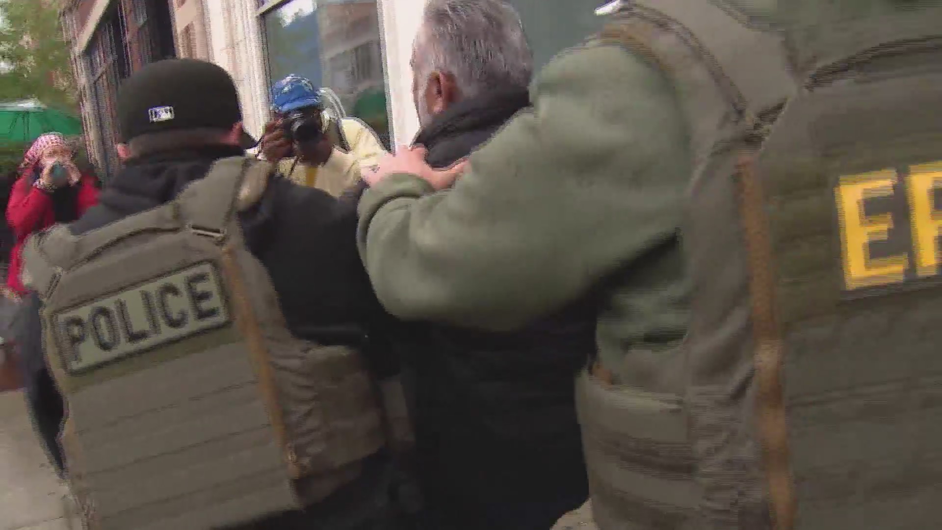 ICE tactical teams 'ready to deploy' to Chicago