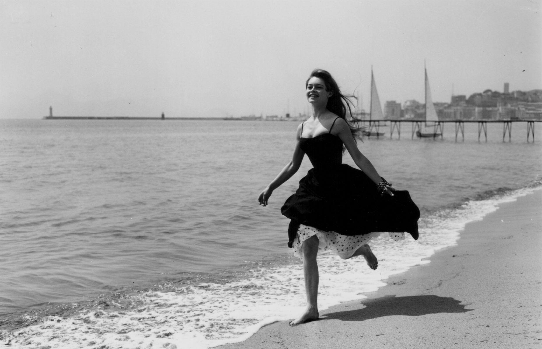 41 retro holiday snaps of Hollywood's most iconic stars