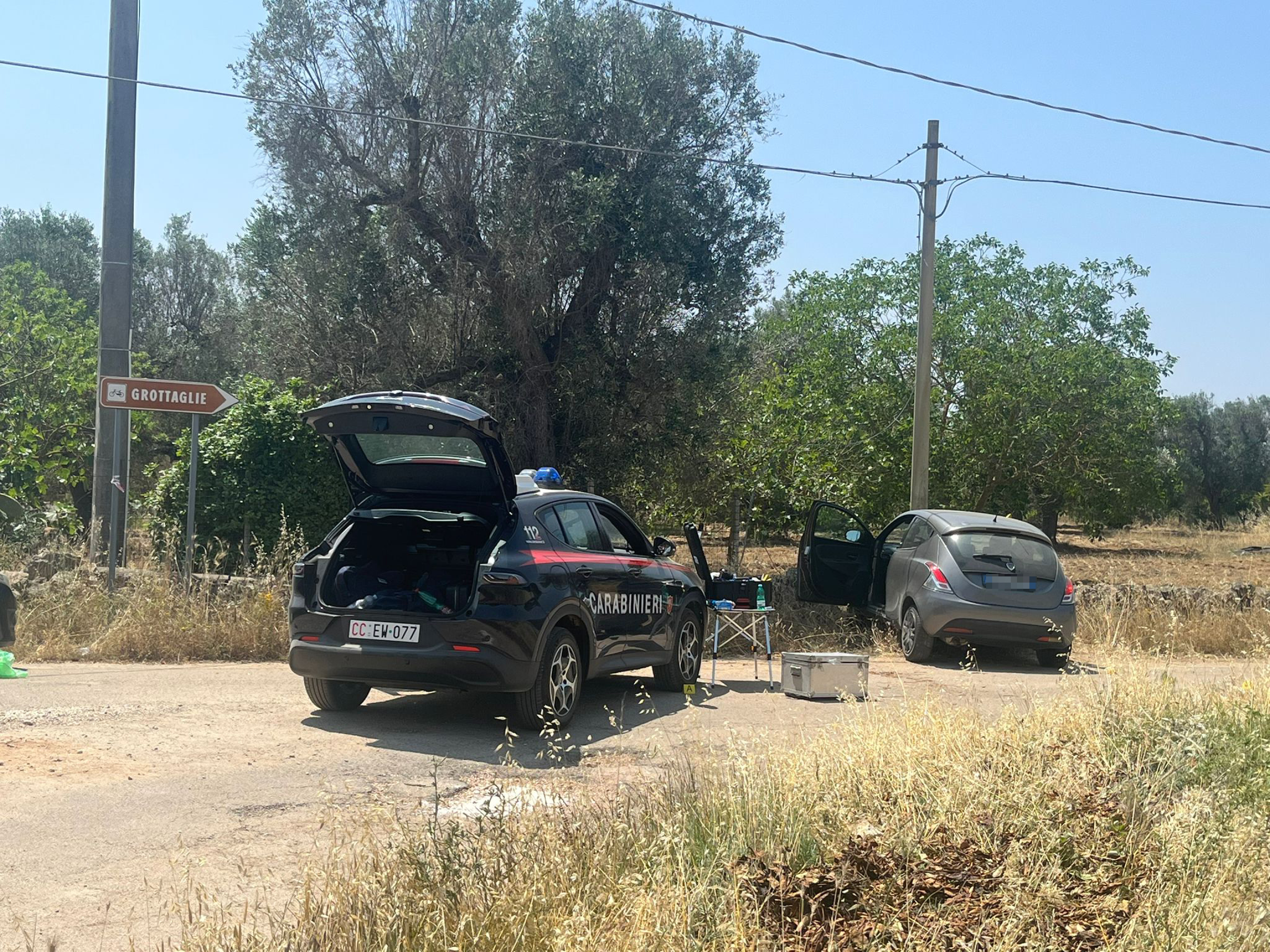 Carabiniere policeman shot dead, a gunman dies too