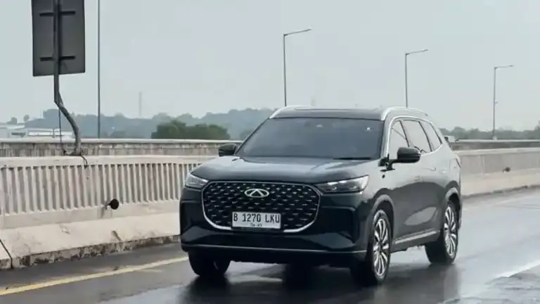 Komparasi spesifikasi penggerak Chery Tiggo 8 CSH vs Geely Starray EM-i ...