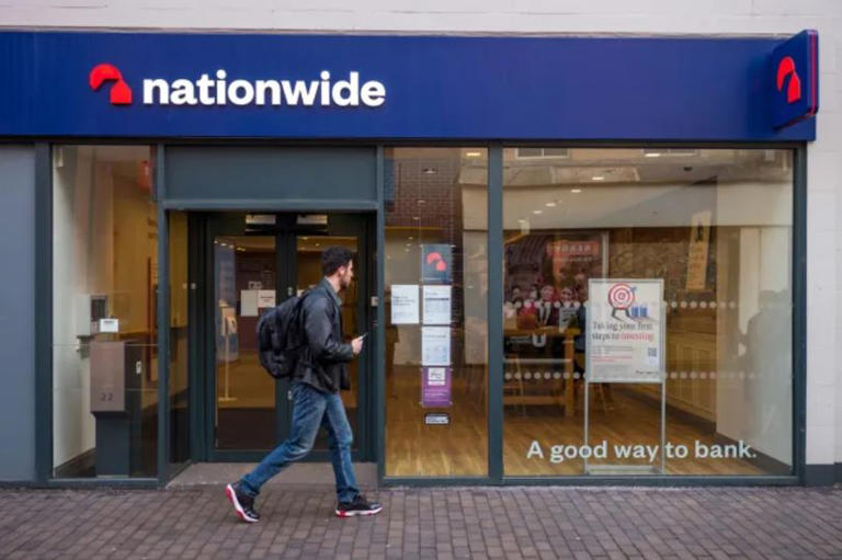 Nationwide 'paying £100 bonus into customers' bank accounts' in huge ...