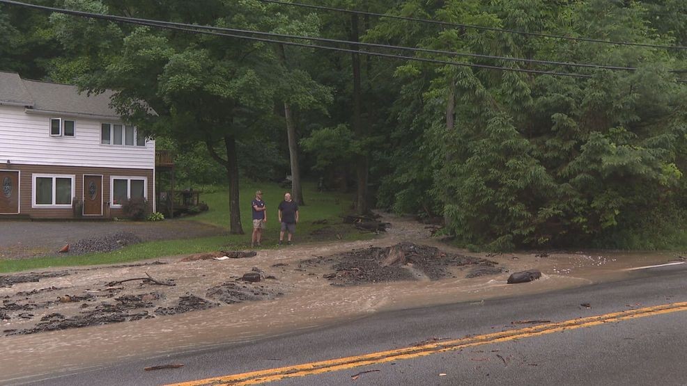 'First time I've seen it this bad': Neighbors react to flash floods in ...
