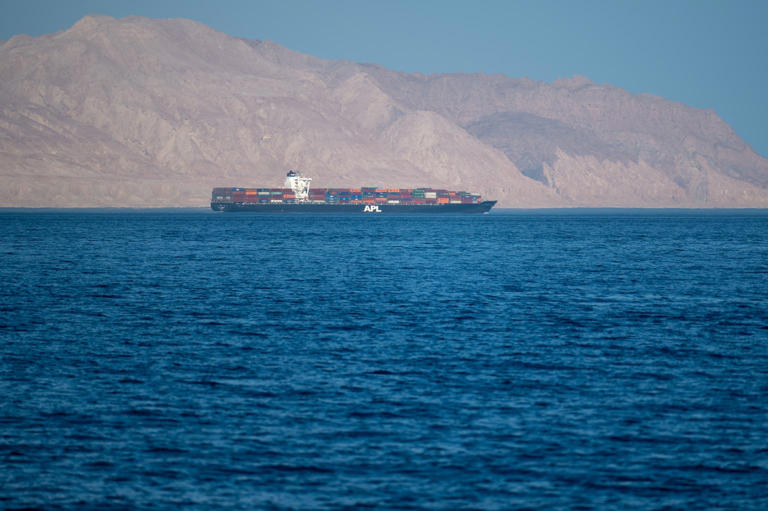 Shell CEO: Blocking Strait of Hormuz would have huge impact on global trade
