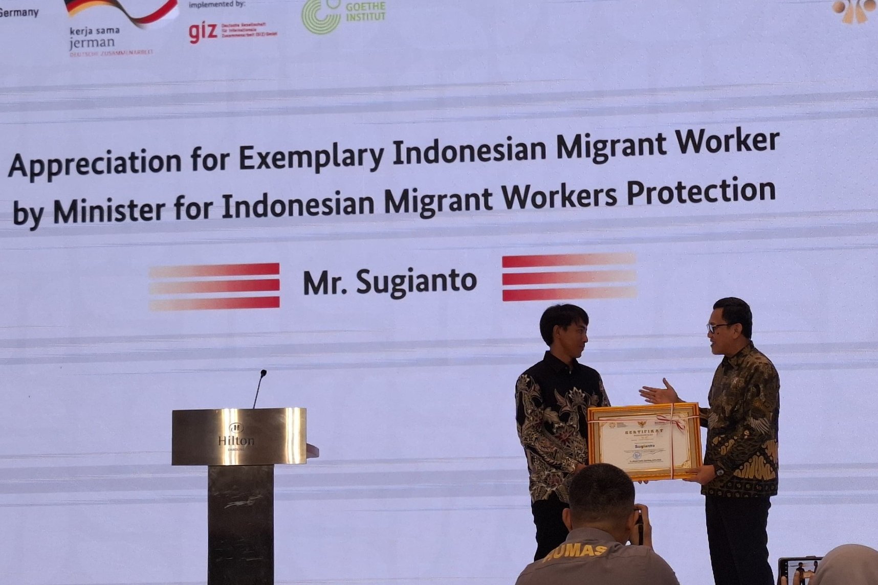 Pemerintah Beri Penghargaan untuk Sugianto, PMI yang Selamatkan Nenek ...