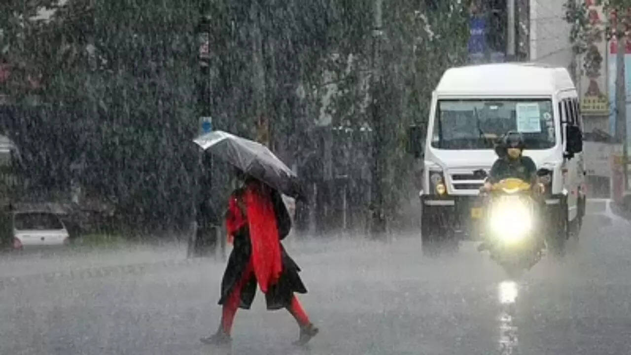 Monsoon keeps its date with UP, drenches jhansi and lalitpur; rains ...