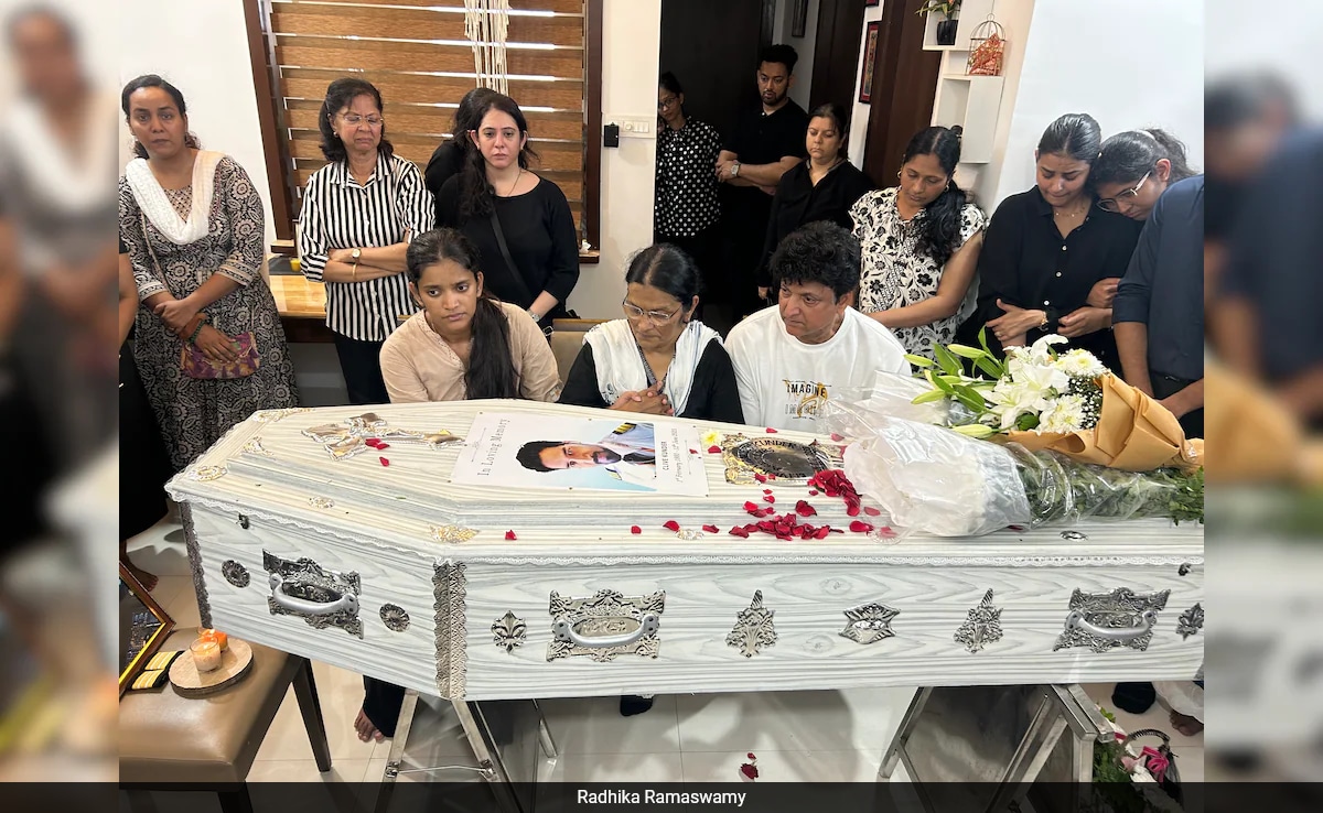 In Pics: Air India Co-Pilot's Last Rites, Family Bids Final Goodbye