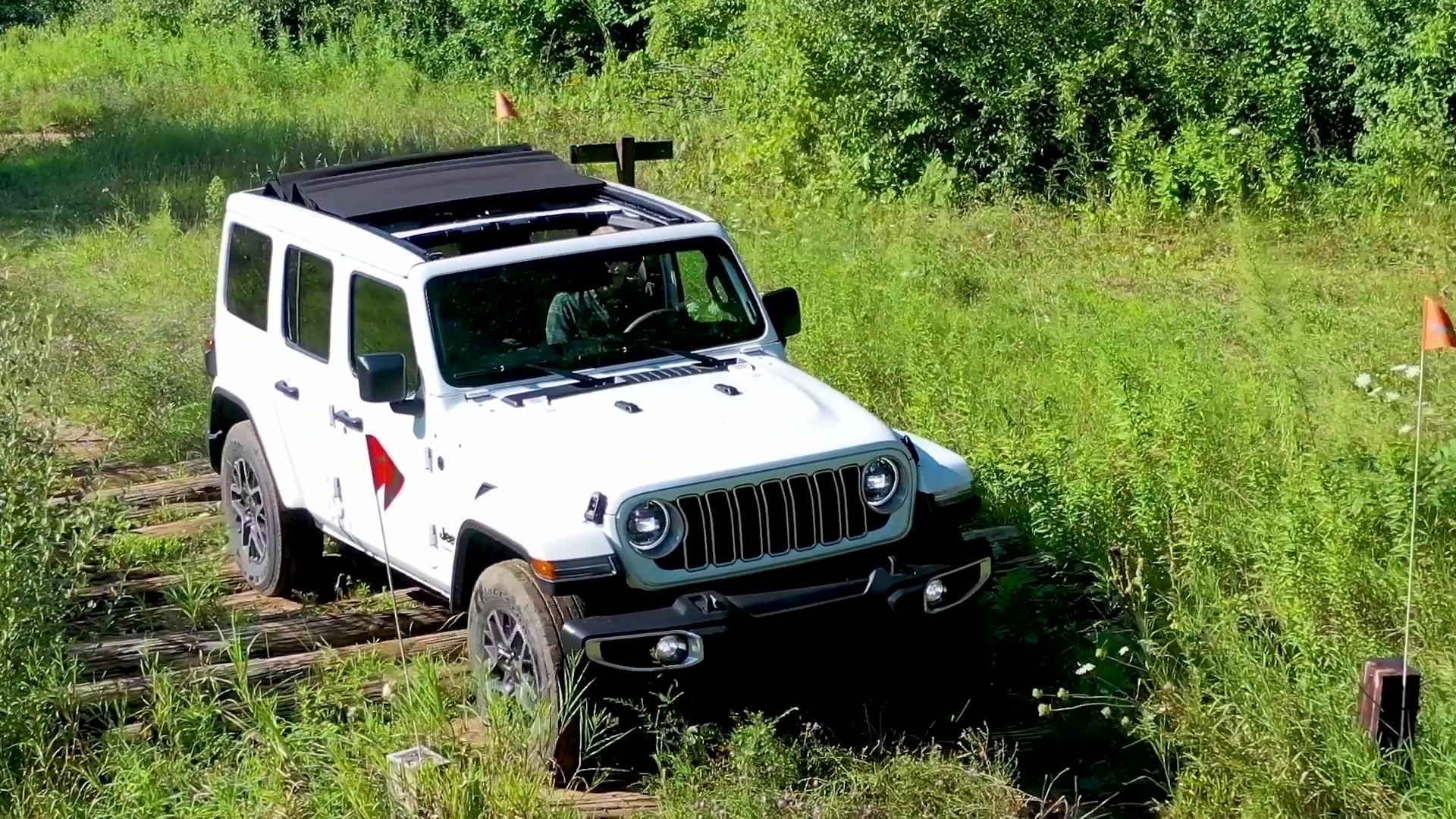 2025 Jeep® Wrangler Driving Video